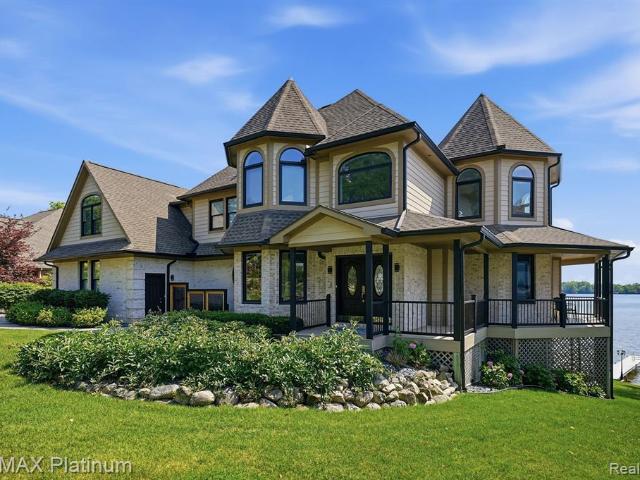 997 Thompson Shore Drive