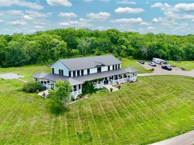 9987 W 351st St, Paola, KS 66071