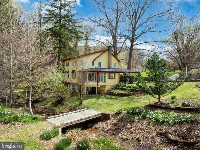 9980 Douglas Rd, Red Lion, PA 17356