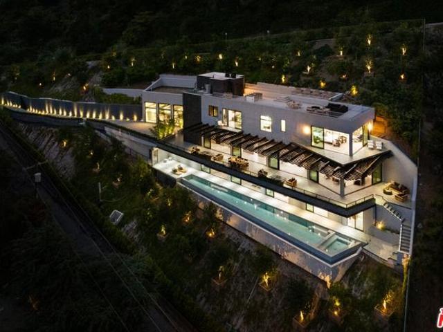 9982 Beverly Grove Dr, Beverly Hills, CA 90210