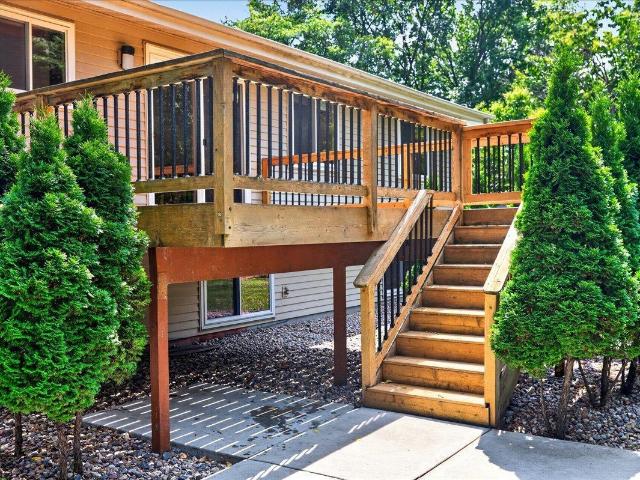 9983 Balmoral Lane