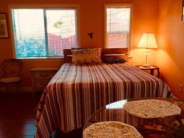 $998.00 mo Drama Free Furnished full bed with priv