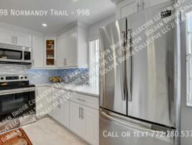 998 Normandy Trail · Waterfront