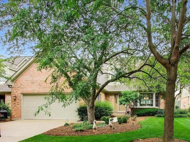 998 Plantain Ct, Crystal Lake, IL 60014