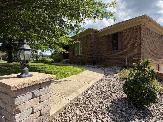 998 Royal Oak Dr