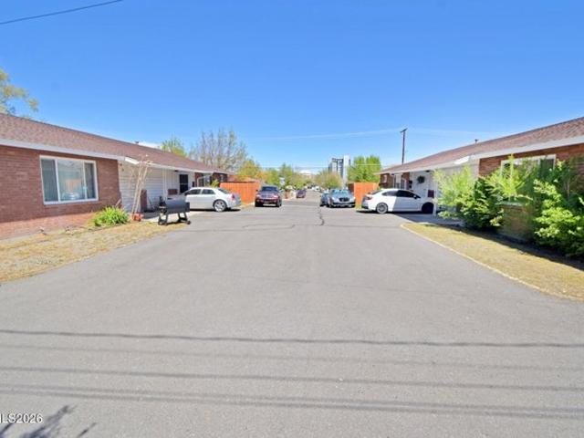 998 Roberts St, Reno, NV 89502