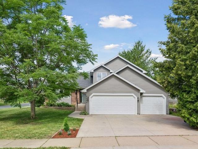 9994 Dunberry Cir, Eden Prairie, MN 55347