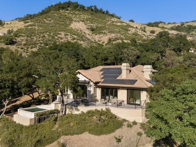 9995 Courtney Dr, Kenwood, CA 95452
