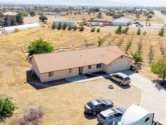 9995 Smoke Tree Rd, Hesperia, CA 92344