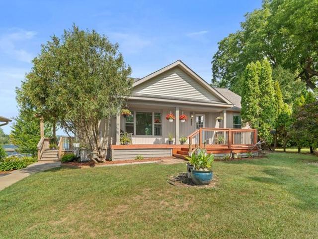 9996 Highland Rd, White Lake, MI 48386
