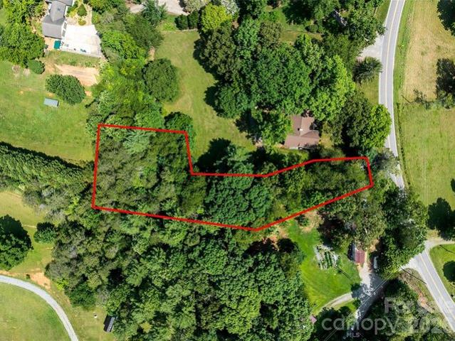 99999 Bear Creek Rd, Leicester, NC 28748