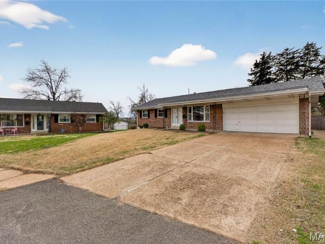 9999 Casa Rosa Dr, Affton, MO 63123 | MLS #26017 | Compass