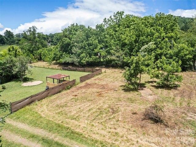 9999 Lollis Rd, Candler, NC 28715