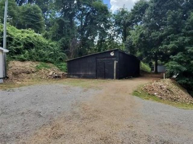 9999 P J Dr, Waynesville, NC 28786