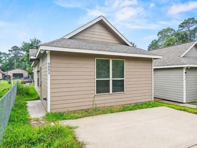 9992 Calendar St, Willis, TX 77318