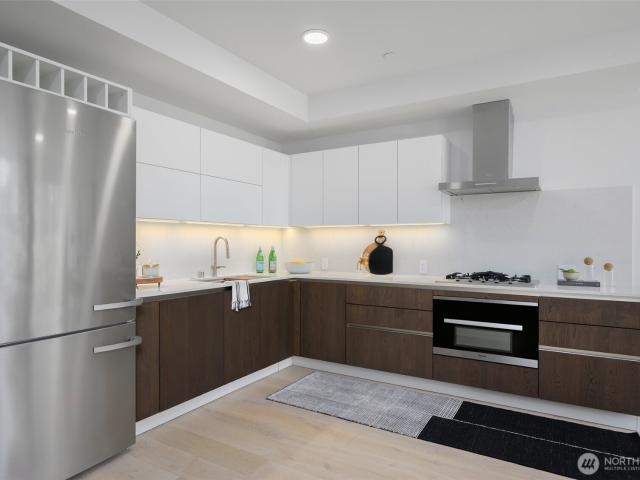 999 110th Avenue NE # 401