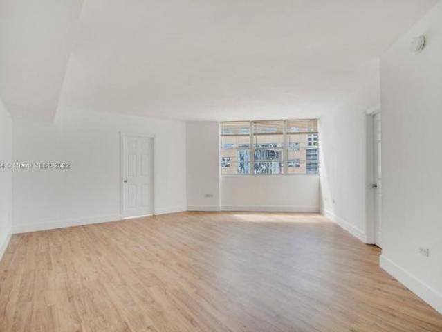 999 Brickell Bay Dr #1601 Miami, FL 33131