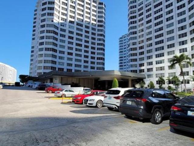 999 Brickell Bay Dr #1911 Miami, FL 33131