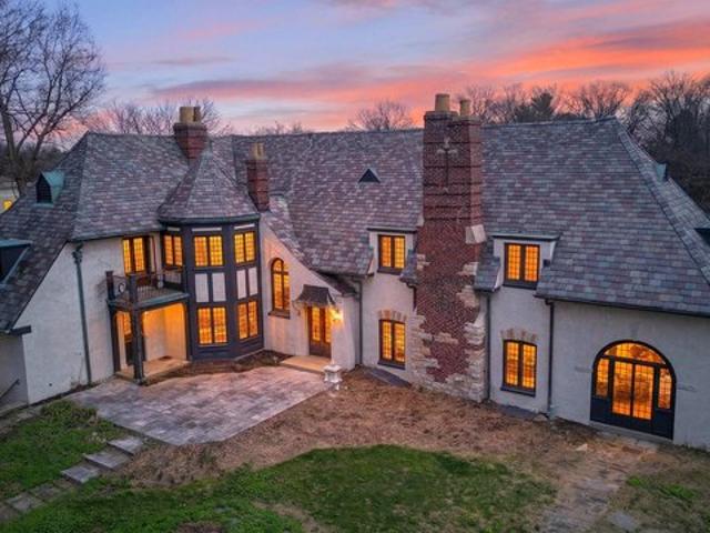 999 Harman Ave, Oakwood, OH 45419