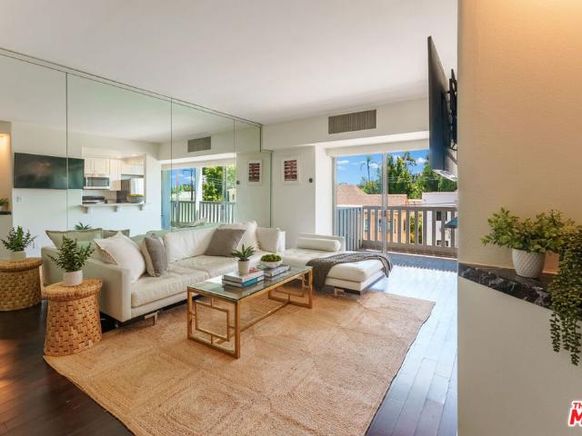 999 N Doheny Drive 211