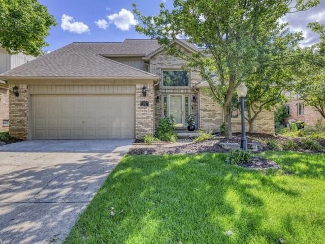 999 River Mist Dr, Rochester, MI 48307