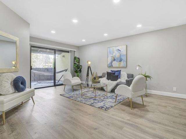 999 W Evelyn Ter Apt 40, Sunnyvale, CA 94086