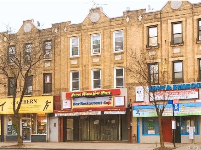 99 12 Northern Blvd, Corona, NY 11368