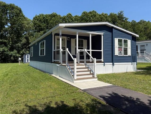 99 Terry Ln, Halfmoon, NY 12065