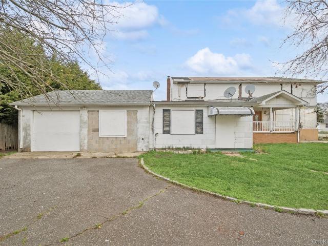 99 Wilson Ave, Amity Harbor, NY 11701 | MLS #985223 | Compass