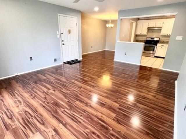 99 Woodward Ln