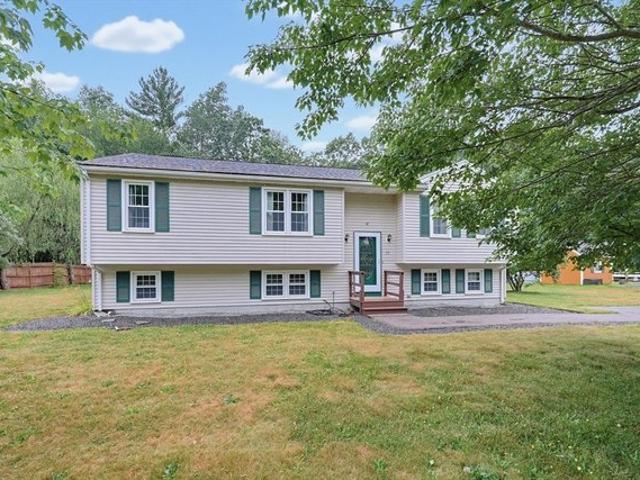 99 Wren St, Taunton, MA 02718