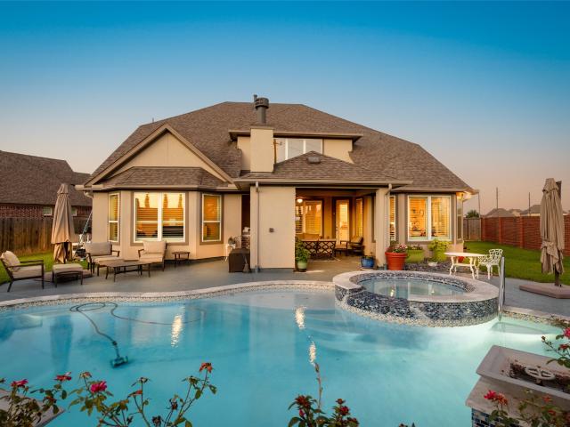 99 Zenith Ln, Sugar Land, TX 77498 | MLS #13679 | Compass