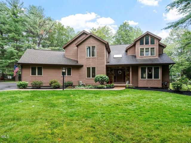 99 Boyack Rd, Clifton Park, NY 12065