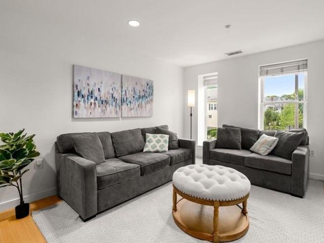 99 Chestnut Hill Ave Apt 212, Boston, MA 02135