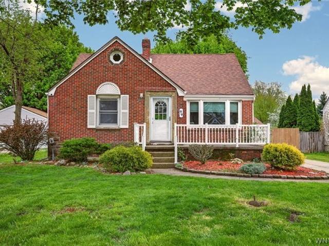 99 Creekward Dr, Buffalo, NY 14224