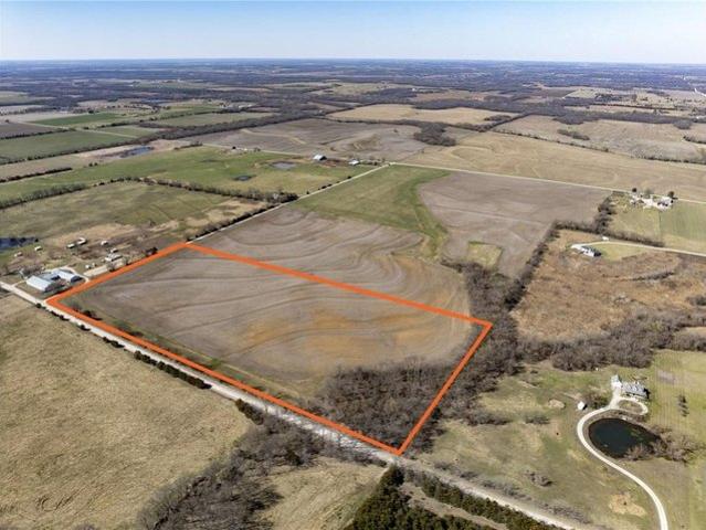 99 E 1600 Rd, Baldwin City, KS 66006