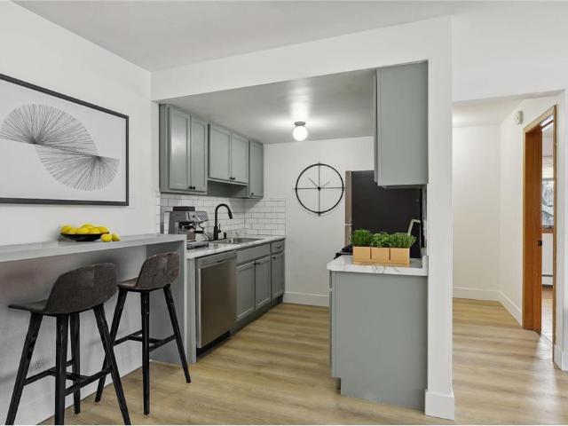 99 E 54th Street # 5