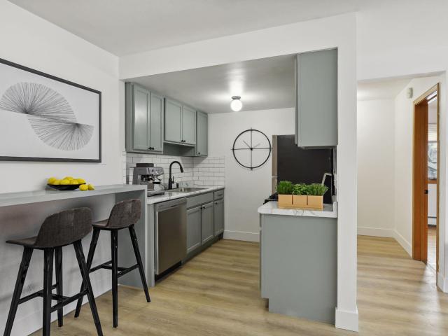 99 E 54th Street # 9
