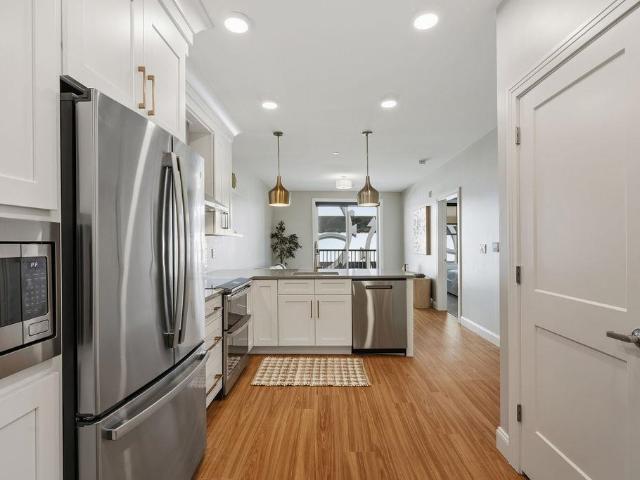 99 Foundry Place # 207