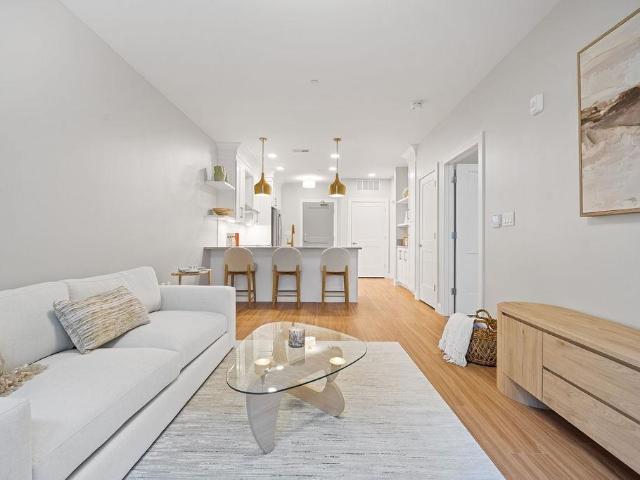 99 Foundry Place # 206