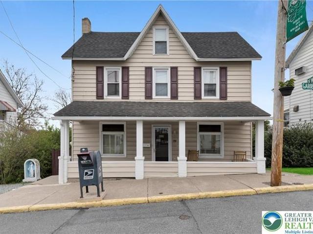 99 Garibaldi Ave, Roseto, PA 18013