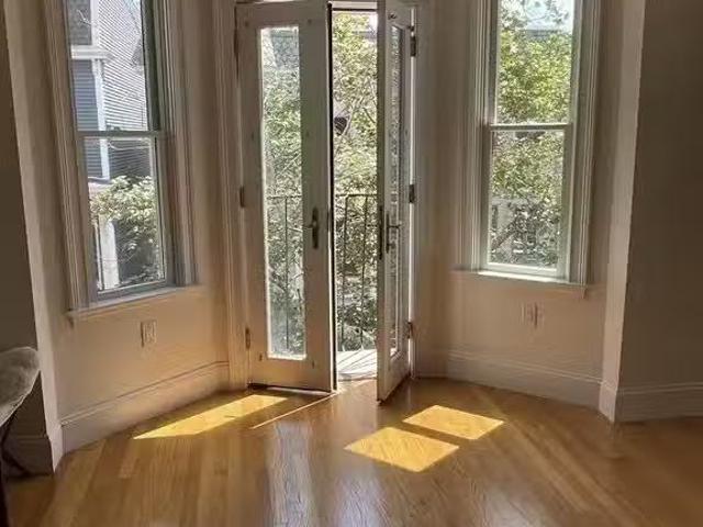 99 H Street, 2, Boston, MA 02127