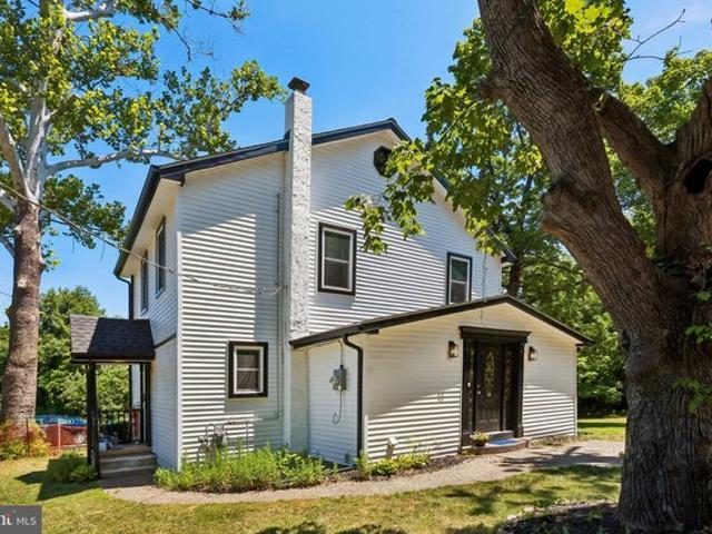 99 Hickory Ave, Mantua, NJ 08051