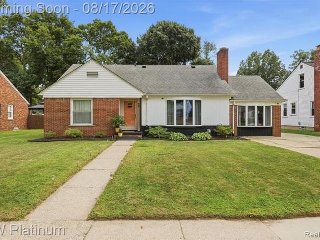 99 High St, Mount Clemens, MI 48043