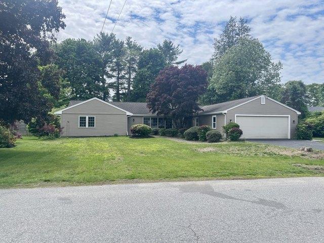 99 Homestead Cir, Hamilton, MA 01982