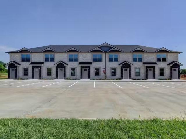 99 Holland Dr. Unit B, Clarksville, TN 37043
