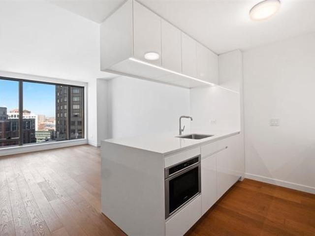 99 Hudson St # 2109