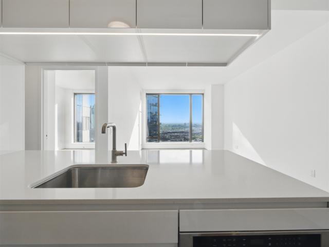 99 Hudson St # 4207