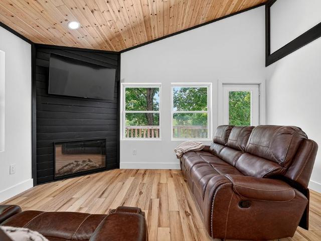 99 Judkins Ln