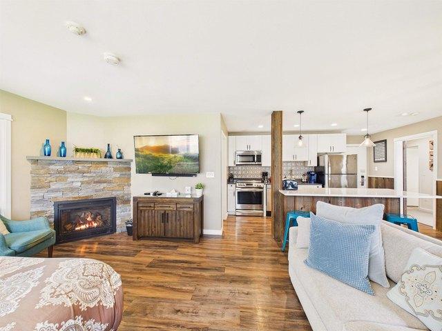 99 Killington Center Unit R41 Dr Units 412 & 413, Killington, VT 05751